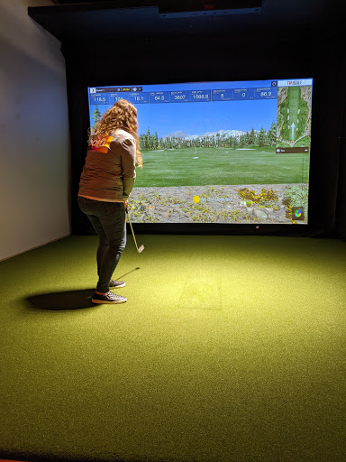Find Top indoor golf simulator in Wisconsin | BestGolfLoc