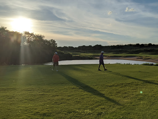Seeking a golf driving range in Chicago, IL? Here’s a list of 23 ...
